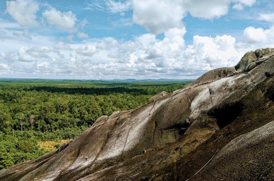 Geosite Batu Begalang - Paket Tour Belitung